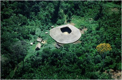 LOS VACIOS URBANOS _ Clara Nubiola: YANOMAMI (Yanomamö) · Los shabonos