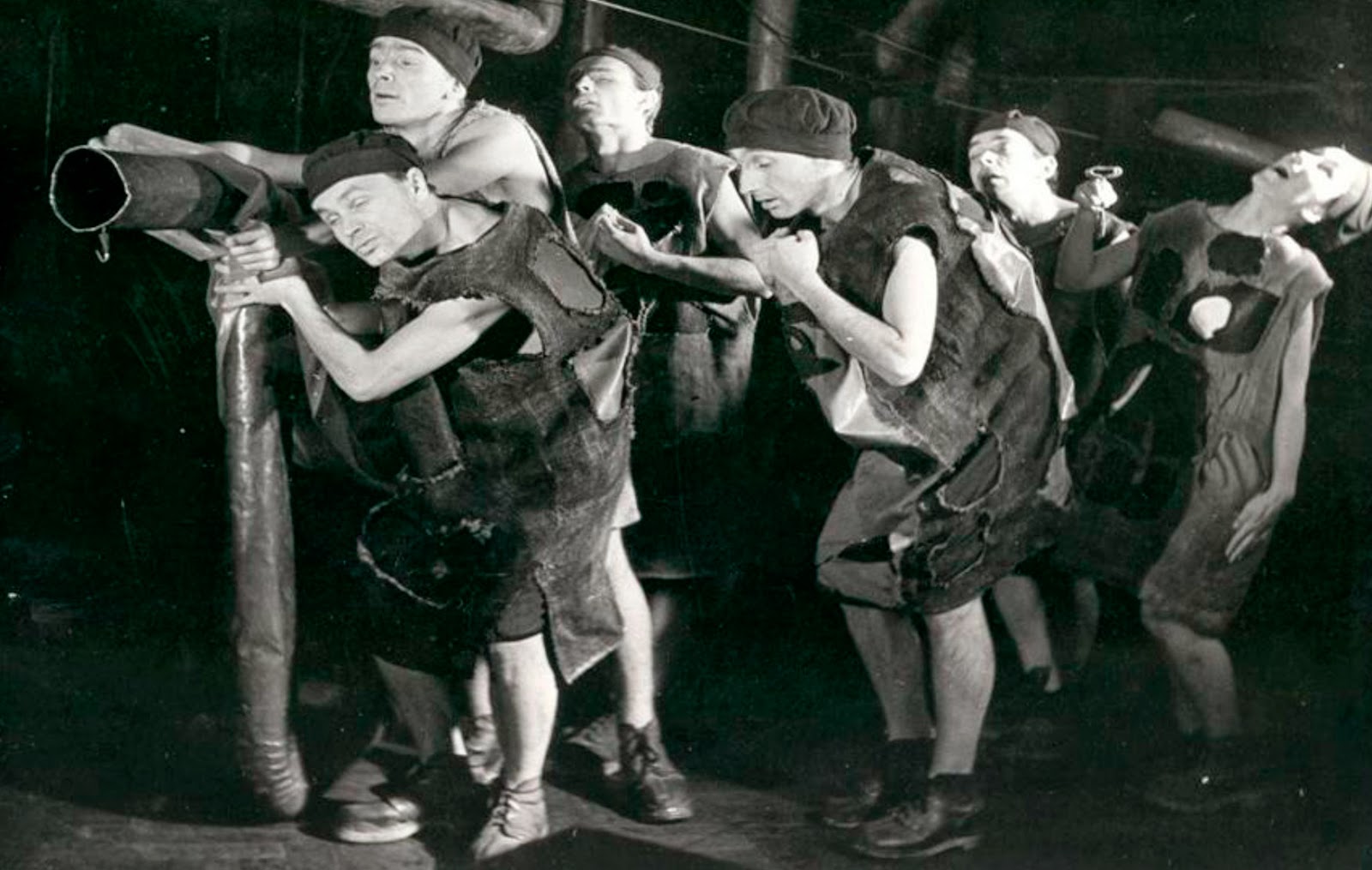 Teatro : Biomecánica y Teatro pobre