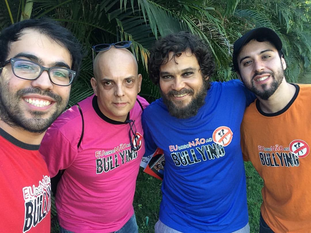 espetáculo BULLYING: Ator Claudio Gabriel grava para a Campanha EU DIGO ...