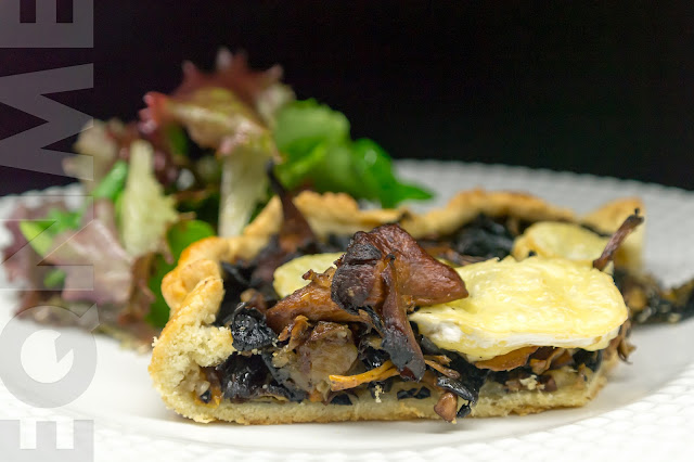 El que no mata, engreixa: Tarta salada de setas, cebolleta confitada y ...