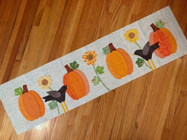 Beagle Beagle Quilts: Autumn Love Block #1