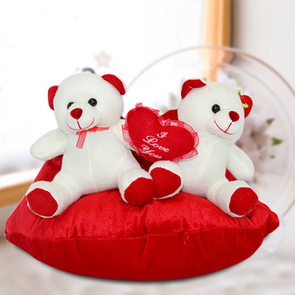 Cool Teddy Day Gifting Ideas To Make Your Celebration Extra Special!