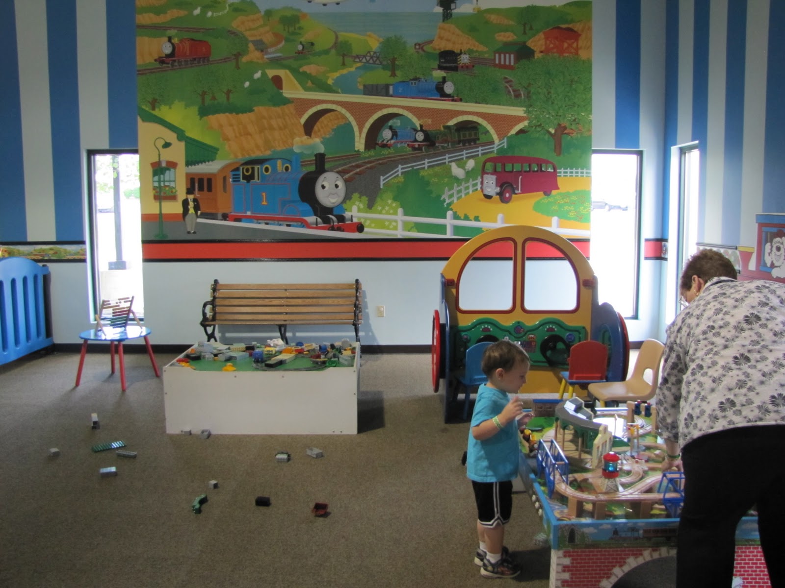 The Gregor Family: Entertrainment junction