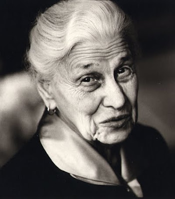 Leicester Bangs: Photojournalist Eve Arnold dies aged 99...