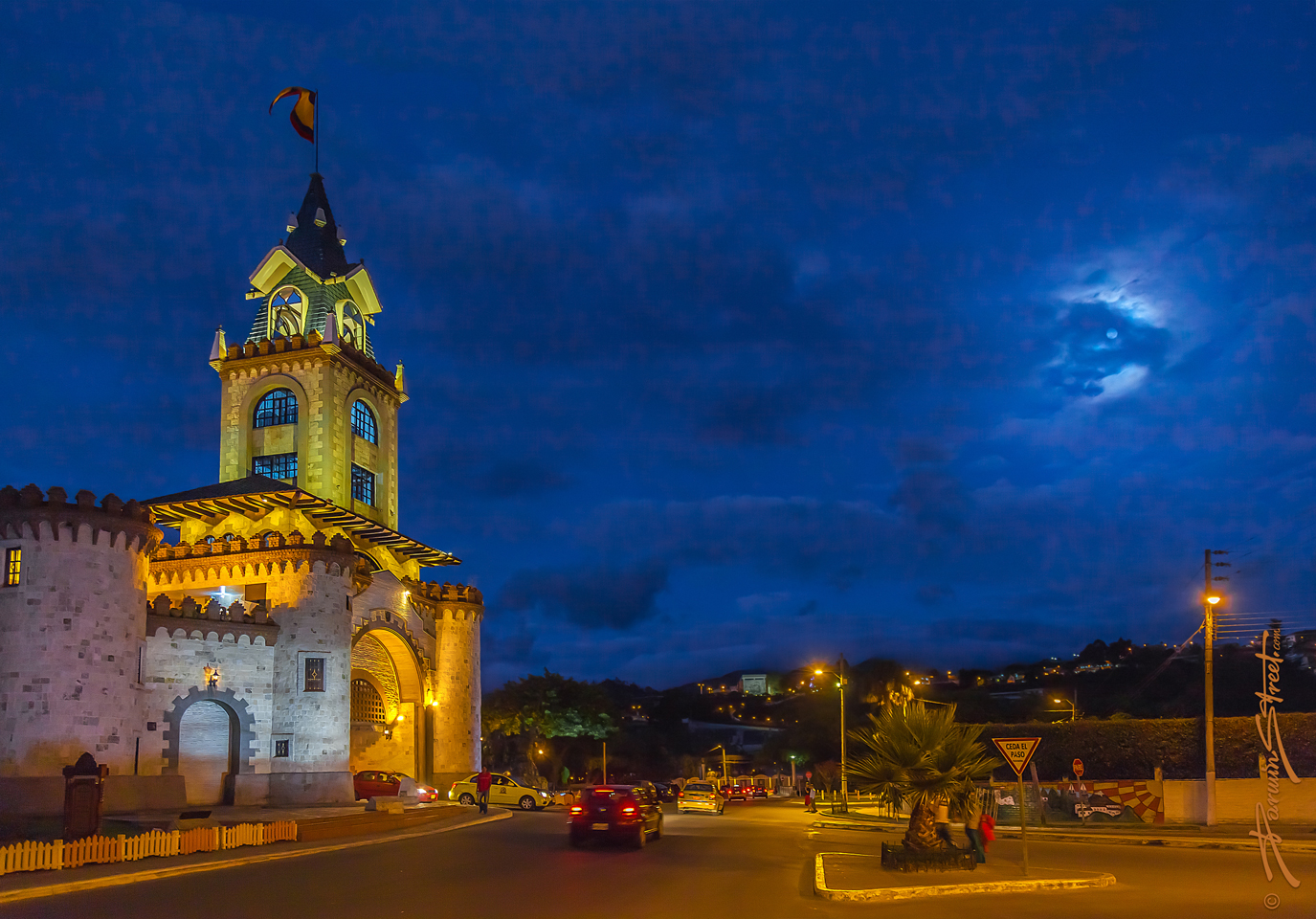 ALL YOU NEED IS ECUADOR: PUERTA DE LA CIUDAD DE LOJA