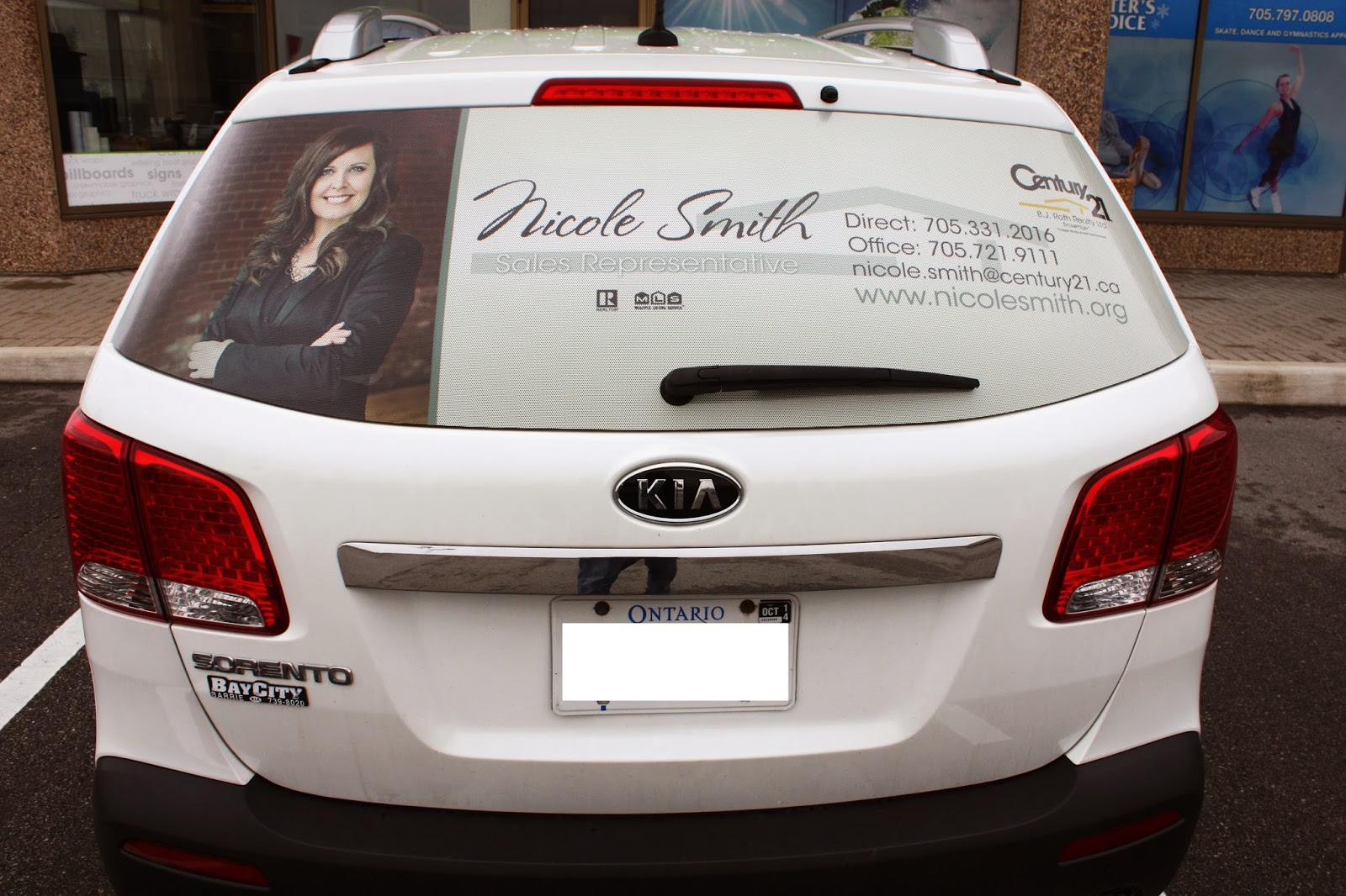 Nicole Smith Rear Window Perforated Graphics - Eminent Custom Graphics inc.