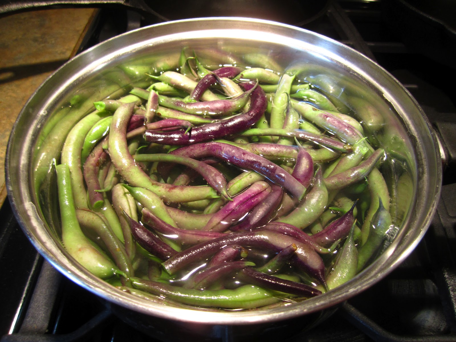 Melissa's Kitchen: Purple Green Beans