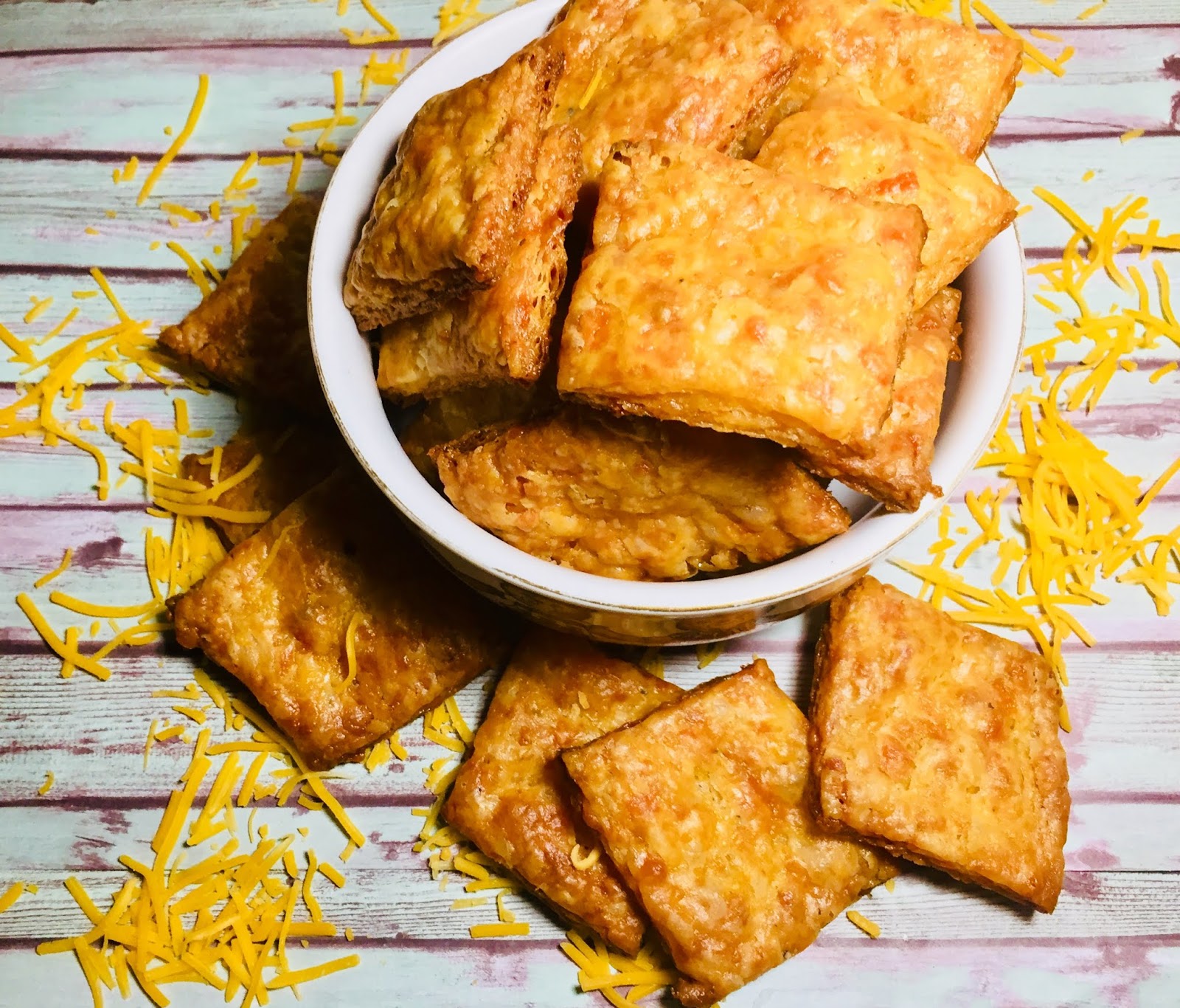 Extra Toasty Cheddar Cheese Crackers