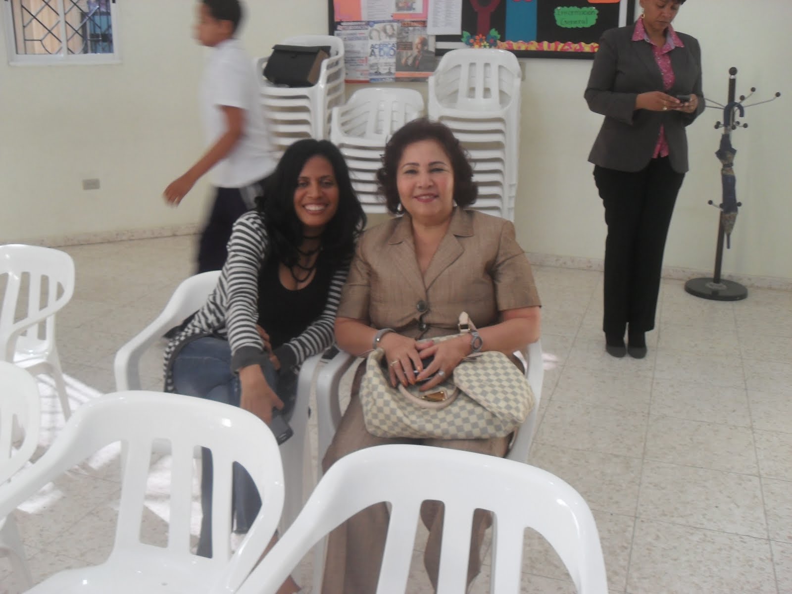 COLEGIO EVANGELICO LUCILLE RUPP: CHARLA SOBRE EL EMBARAZO Y EL ABORTO