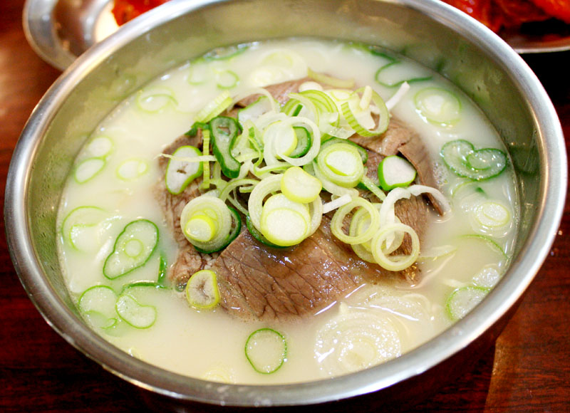 SEOUL: KOREAN STYLE MEAT STOCK SOUP RESTAURANT: SINSEON SEOLNONGTANG IN ...