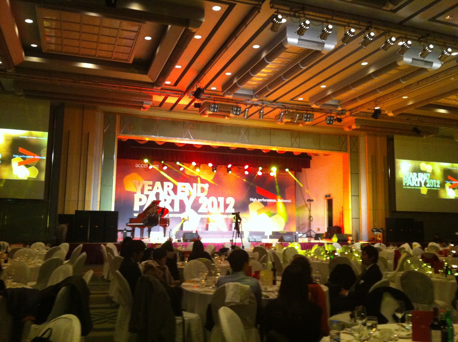 FlyIng Narae: Accenture year end party 2012