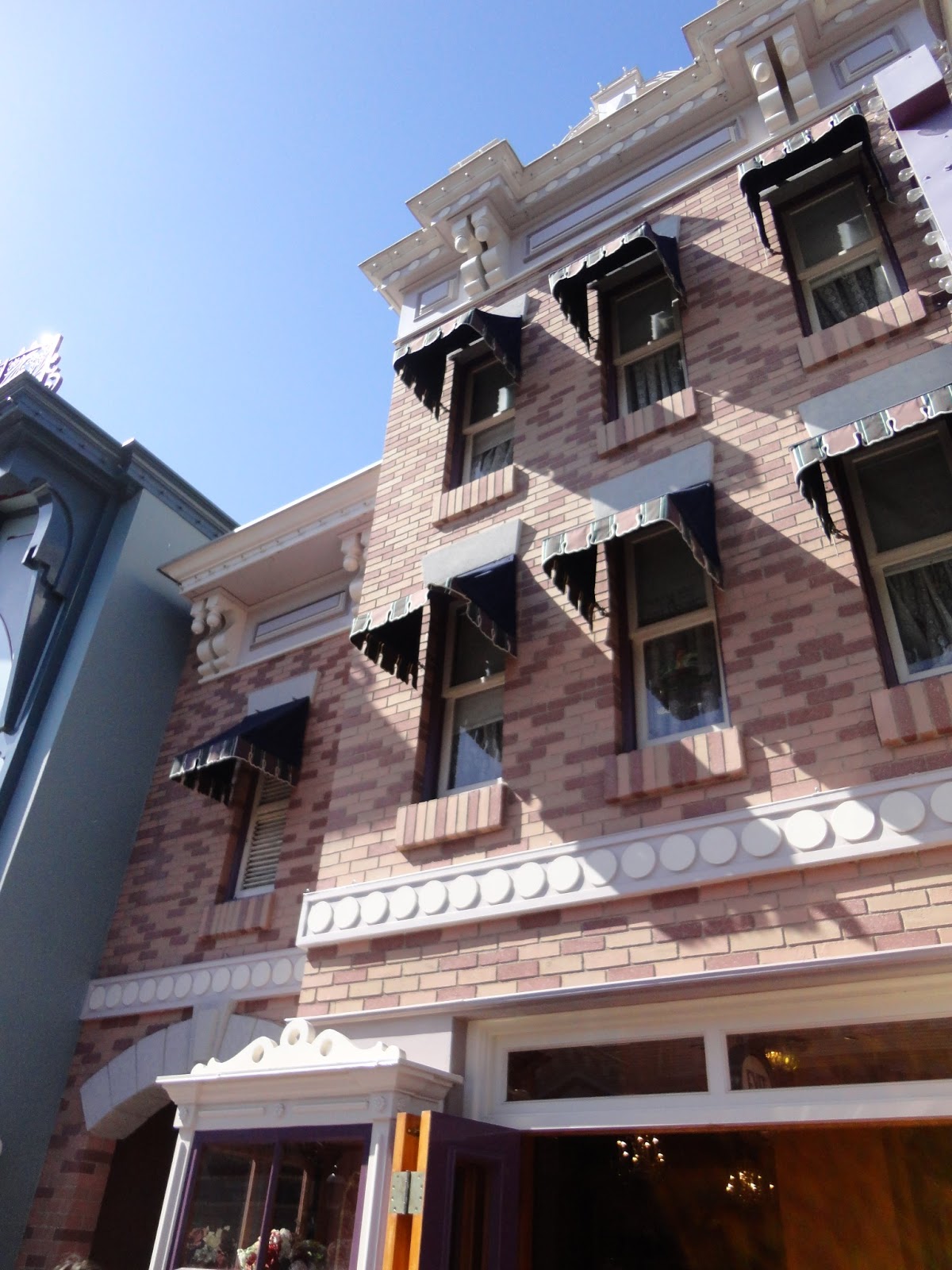 Disneyland: Main Street Crystal Arcade