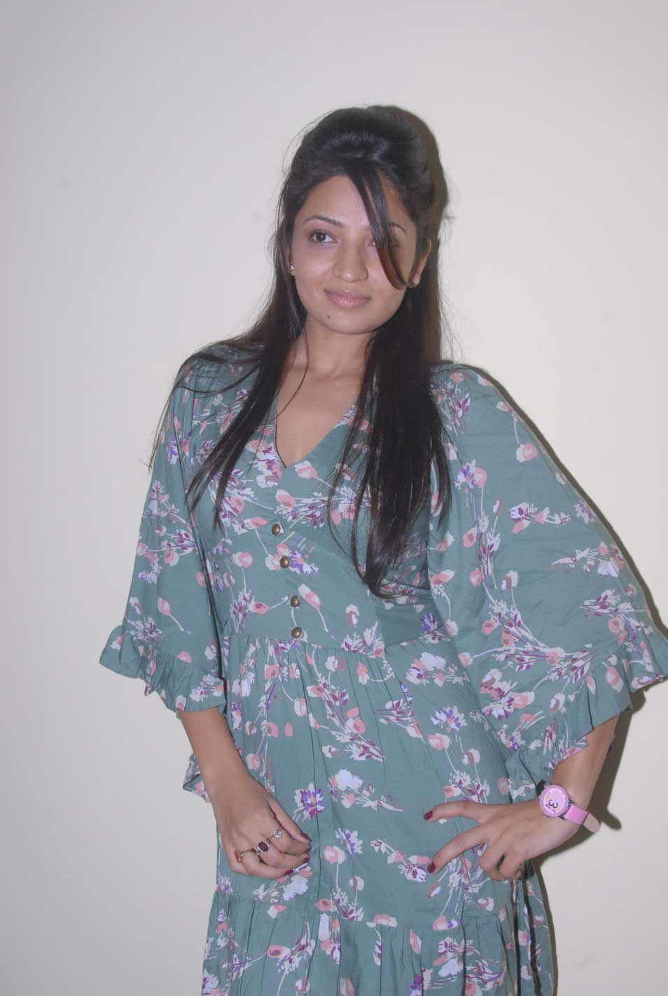 Cinema Actress Gallery: Actress Anisha jain Photo Shoot