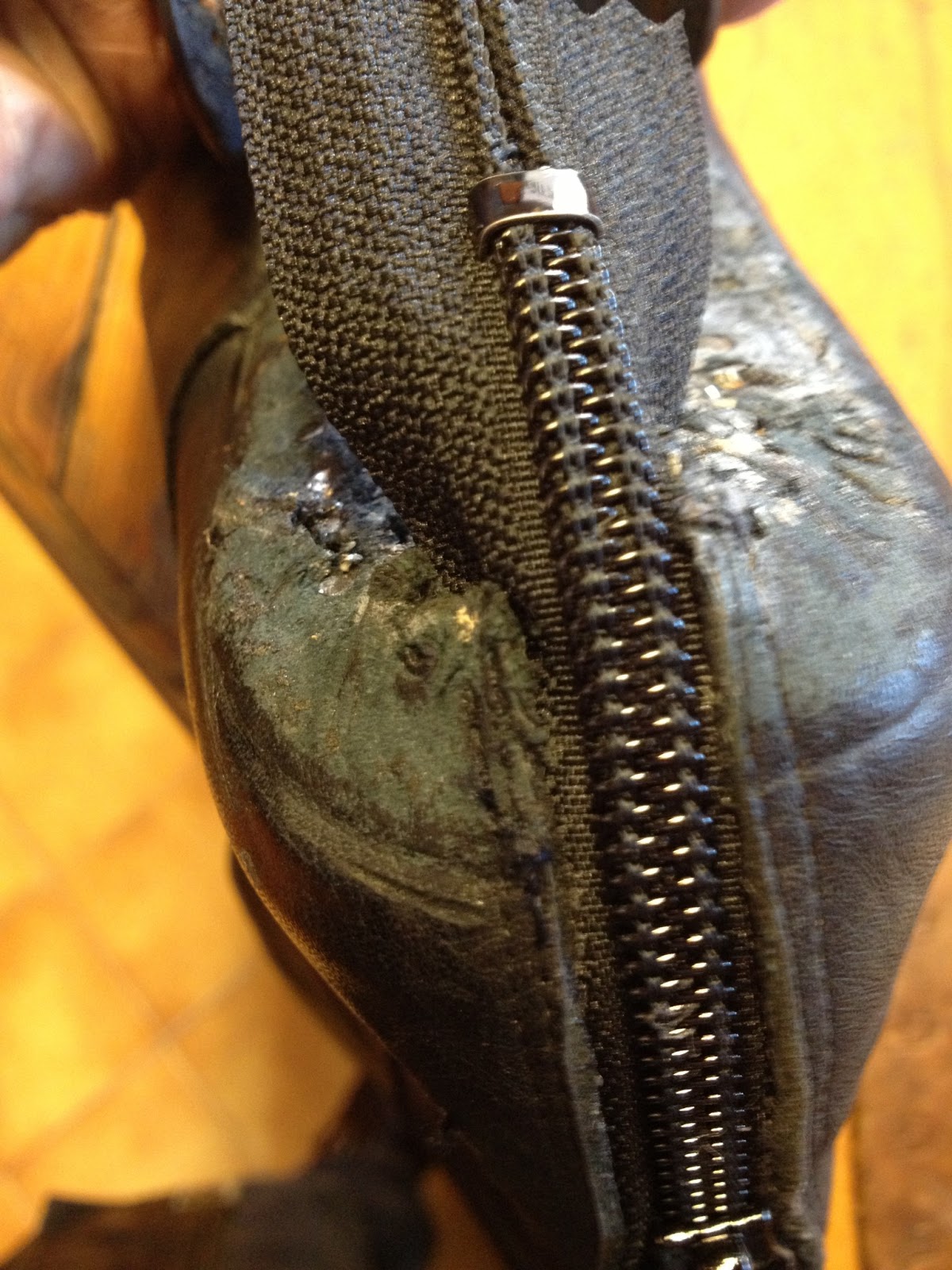 cordonnerie maroquinerie bagagerie sellerie: Emboitage , collé , cousu ...