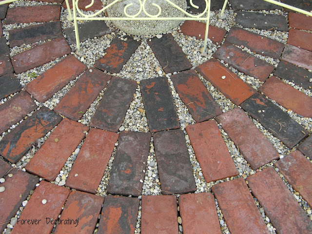 Forever Decorating!: Circle Garden Seating