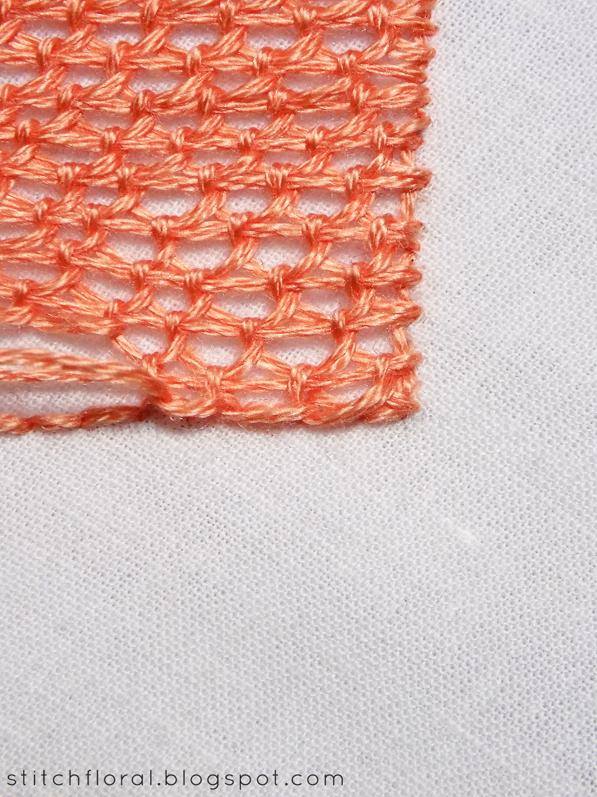 Detached buttonhole: learn the two types - Stitch Floral