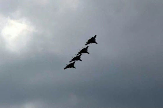 Naval Open Source INTelligence: J-15 fighters conduct finger-four ...