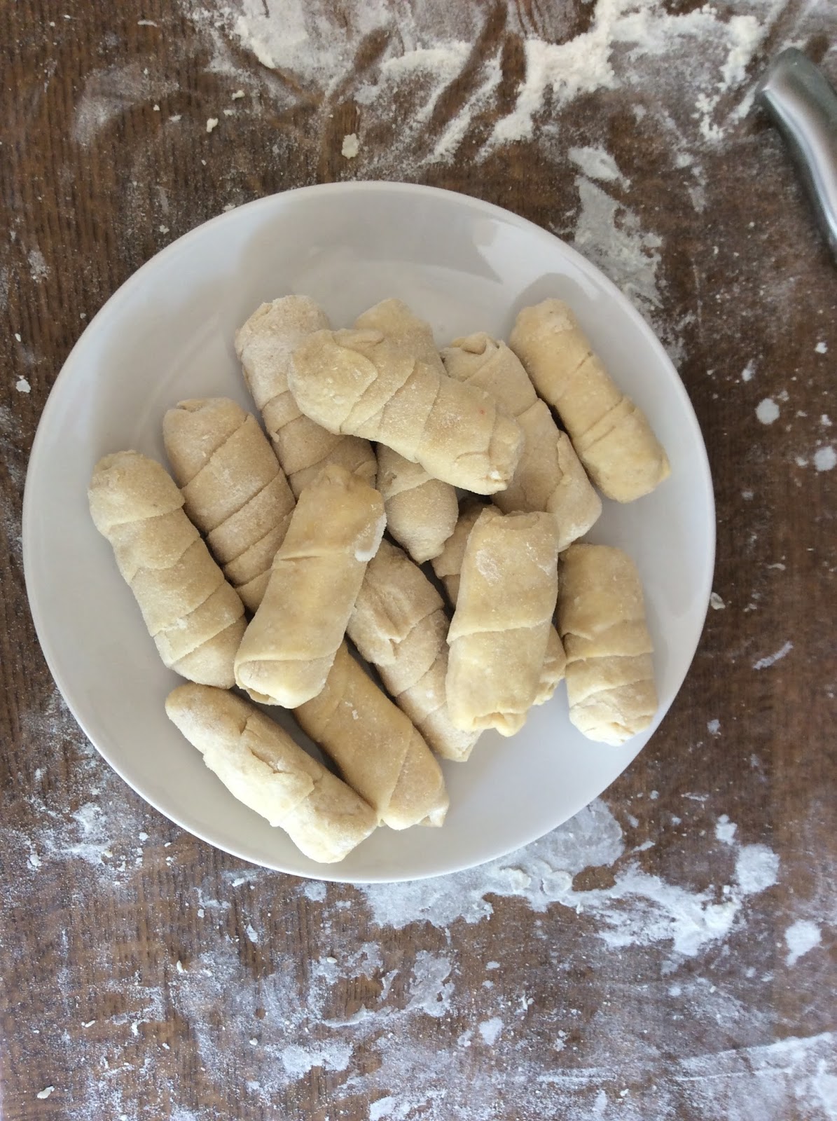 Akasabe: Tequeños (Venezuelan cheese sticks)