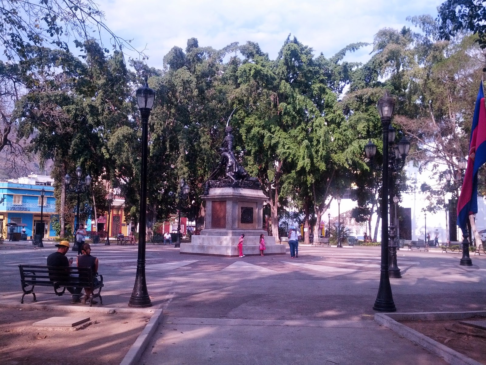Paisajes de Caracas: Plaza Ribas de La Victoria. Edo. Aragua.