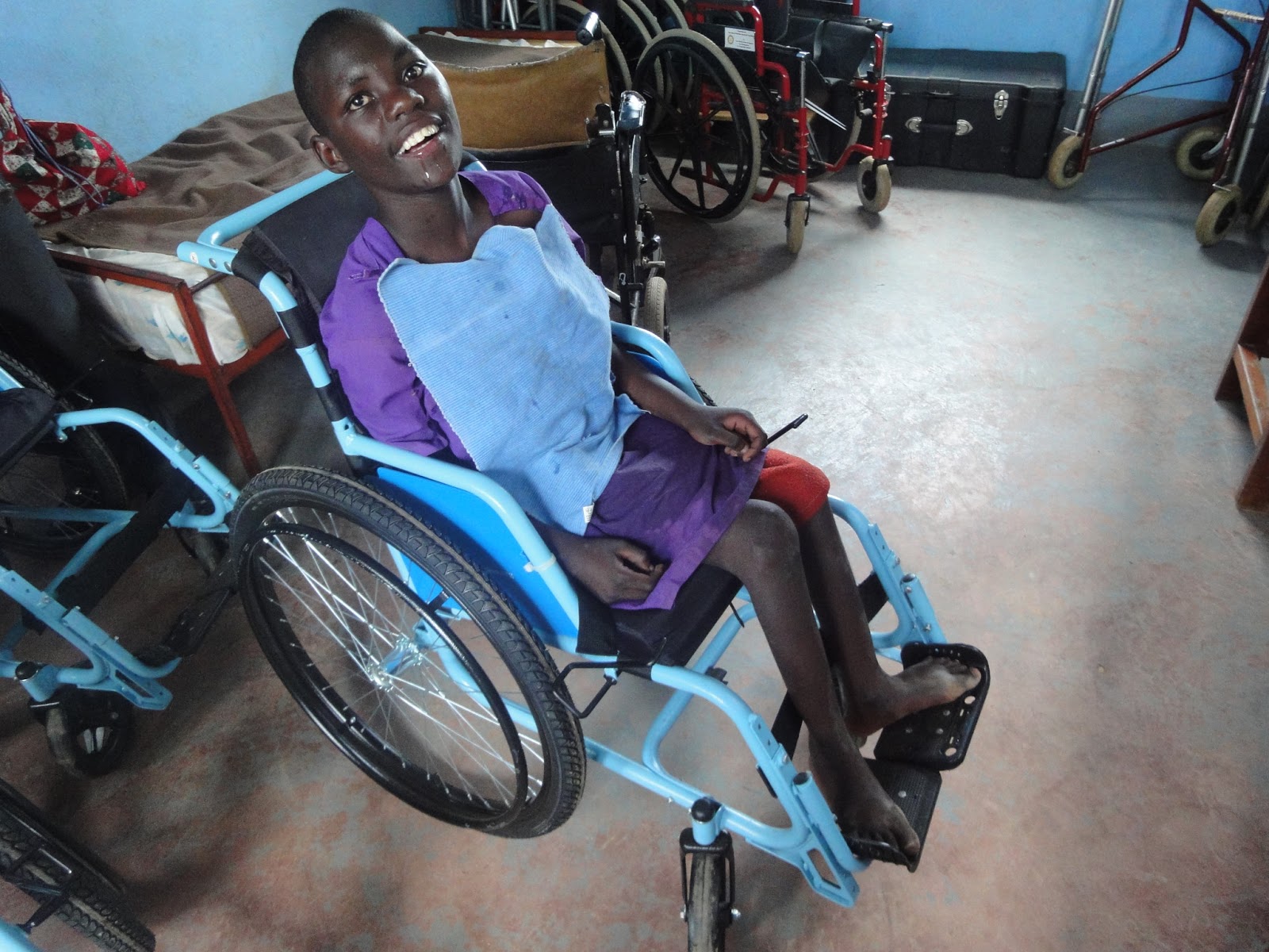 Laura's Journey in Uganda: Wheelchairs and the good 'ol USA