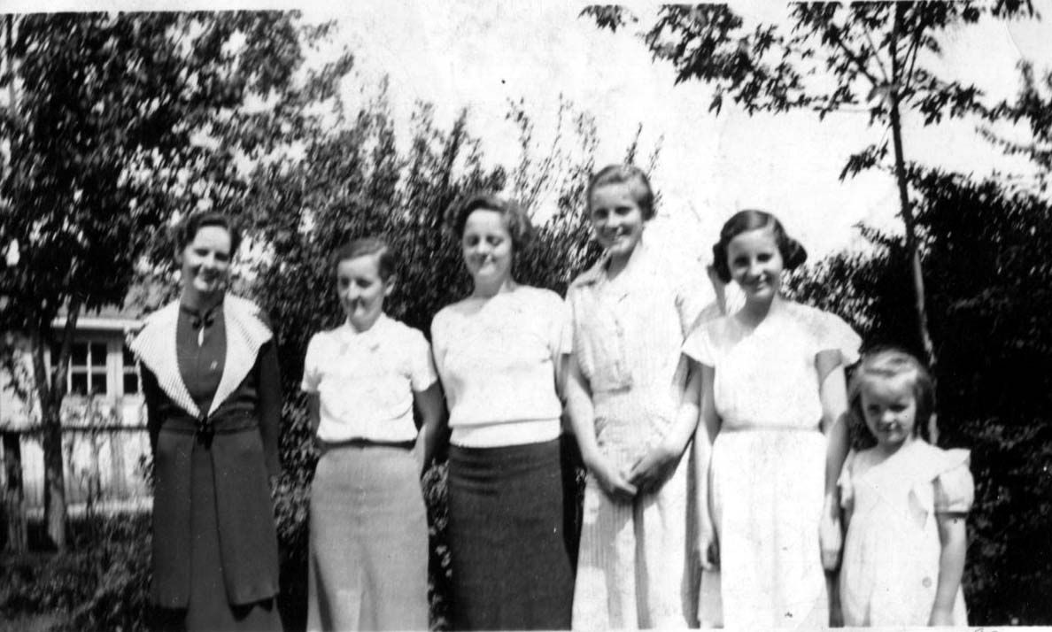 Clara Davis Smale: Photos