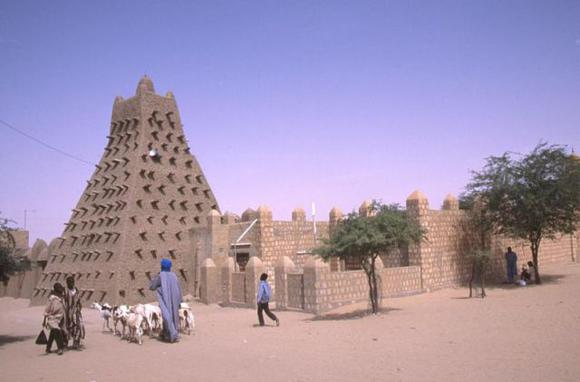 Pix n Pix.: The Largest Structure Made of Clay
