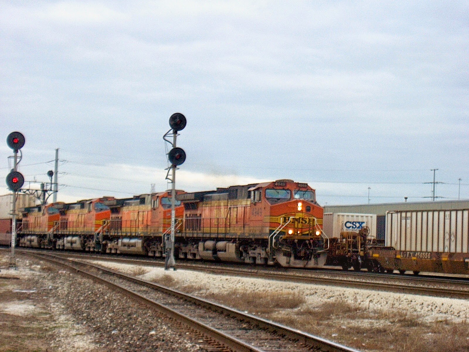 Eddie's Rail Fan Page: A westbound BNSF Railway intermodal transfer ...