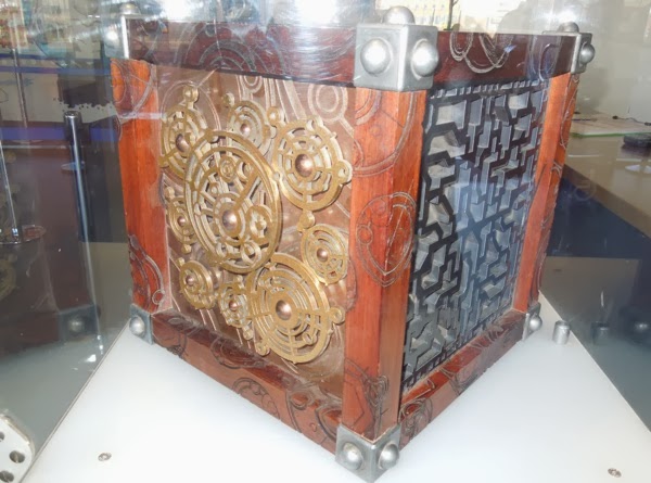 Hollywood Movie Costumes and Props: Billie Piper and Queen Elizabeth I ...