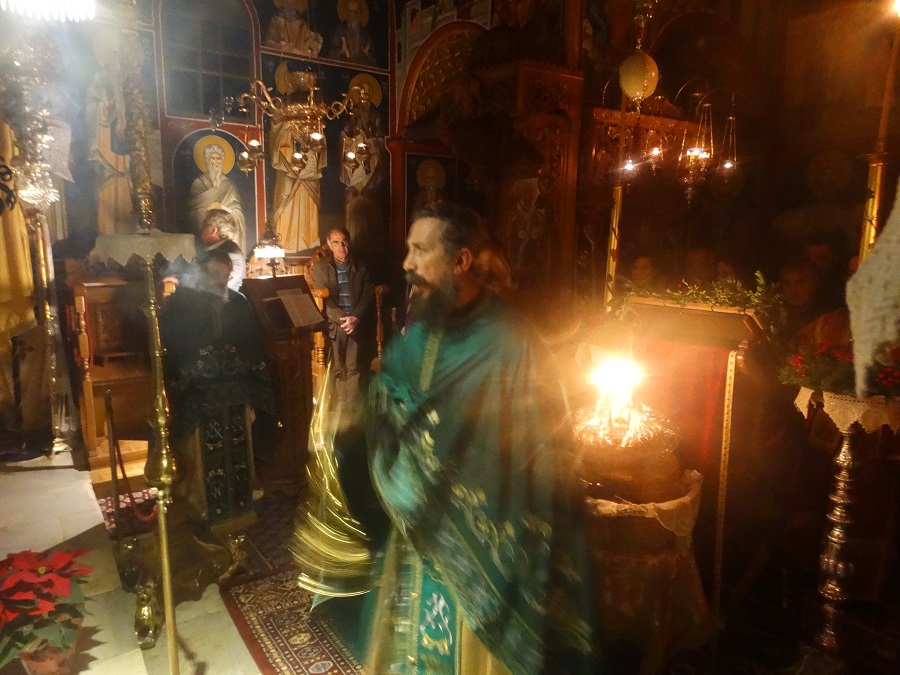 Ιερά Μονή Παναχράντου – Αγίου Παντελεήμονος: Η ΘΕΙΑ ΛΕΙΤΟΥΡΓΙΑ ΤΩΝ ...