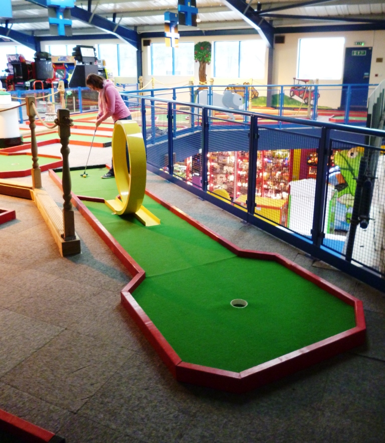 The Ham and Egger Files: Indoor Crazy Golf at Brean Leisure Dome