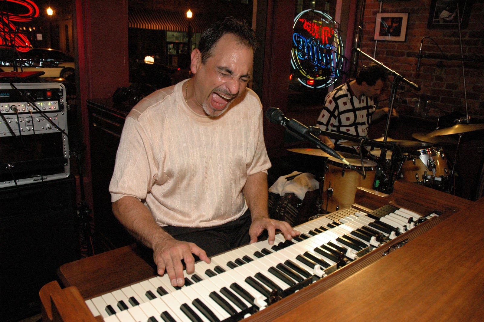 Killer B3 Movie: Hammond B3 Pictures Save the Day