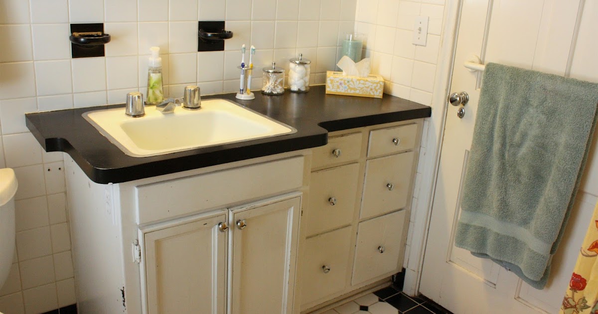 Russet Street Reno: Bathroom paint