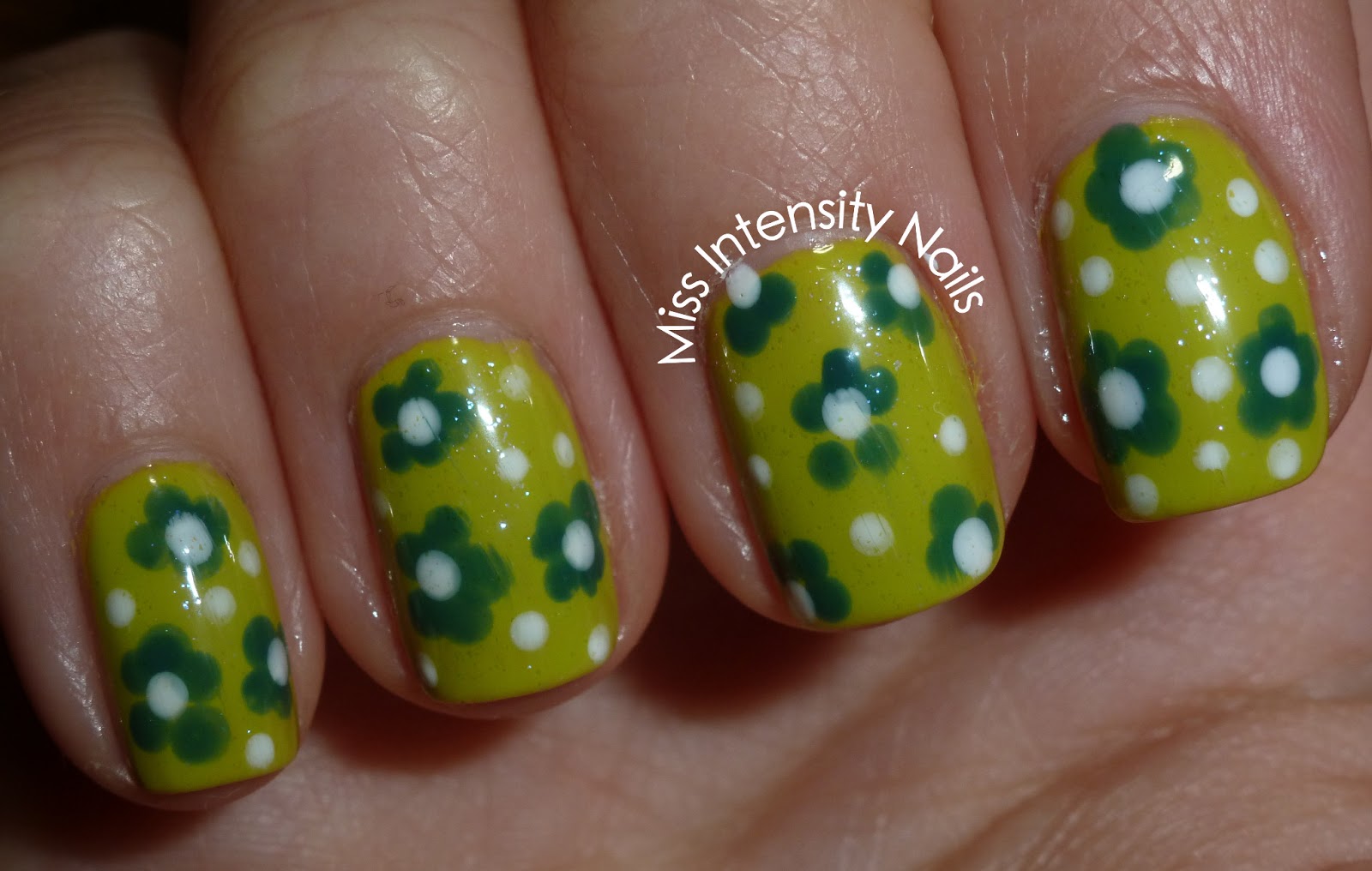 Miss Intensity Nails: NOTD - Green Dot Flowers