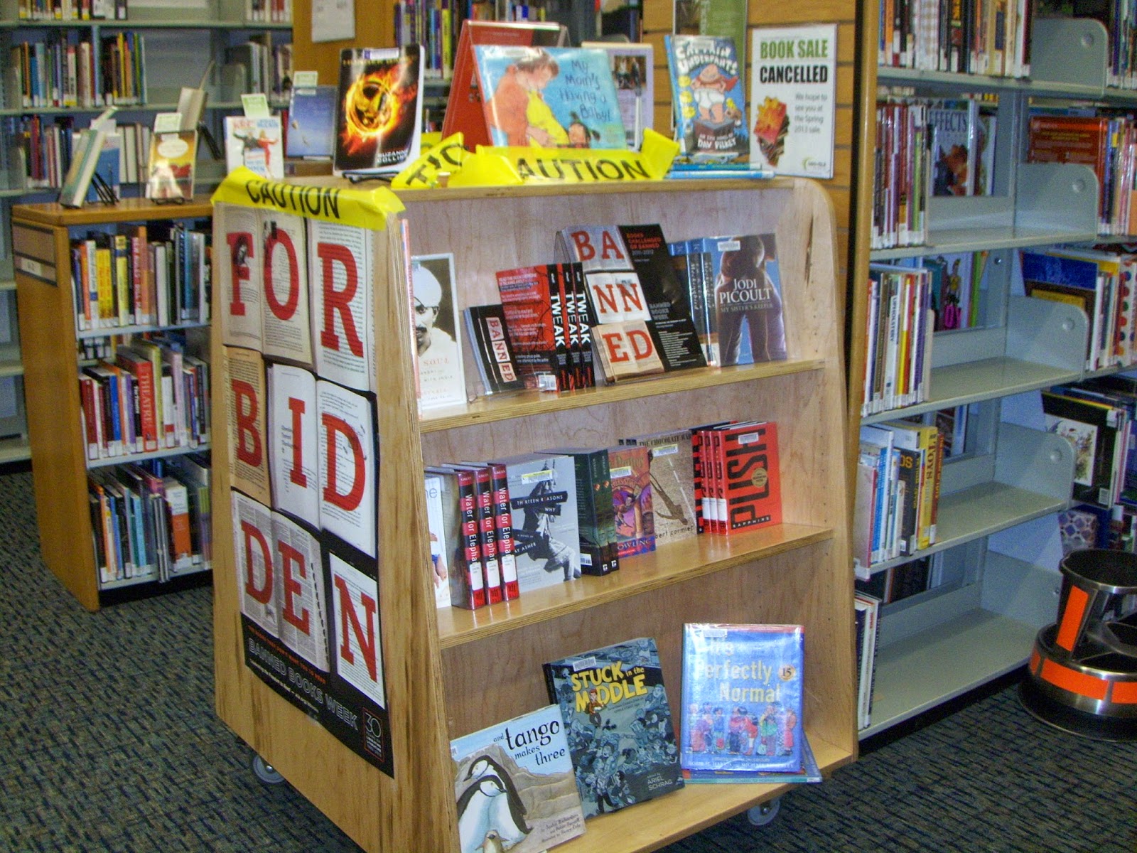 LIBRARY LIONS : ROAR FOR BANNED BOOKS WEEK