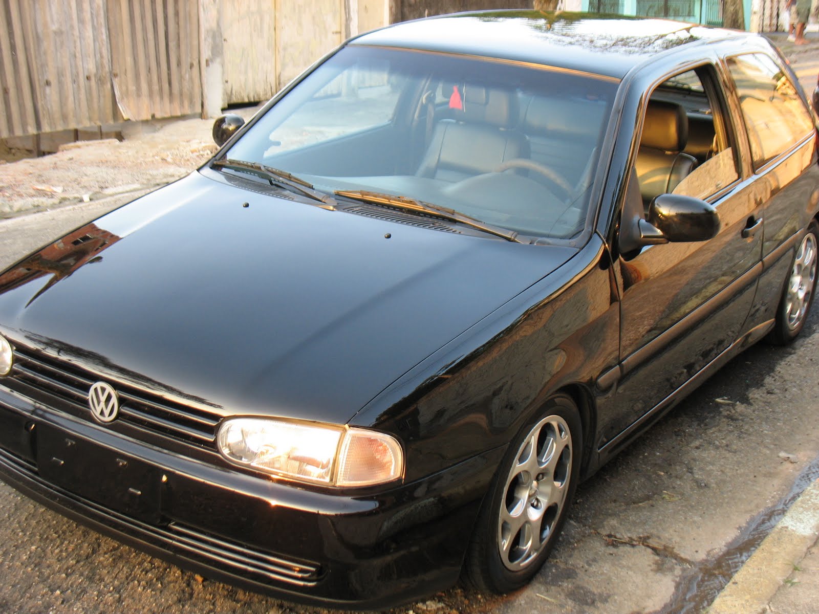 Detailing: Gol Bola Preto