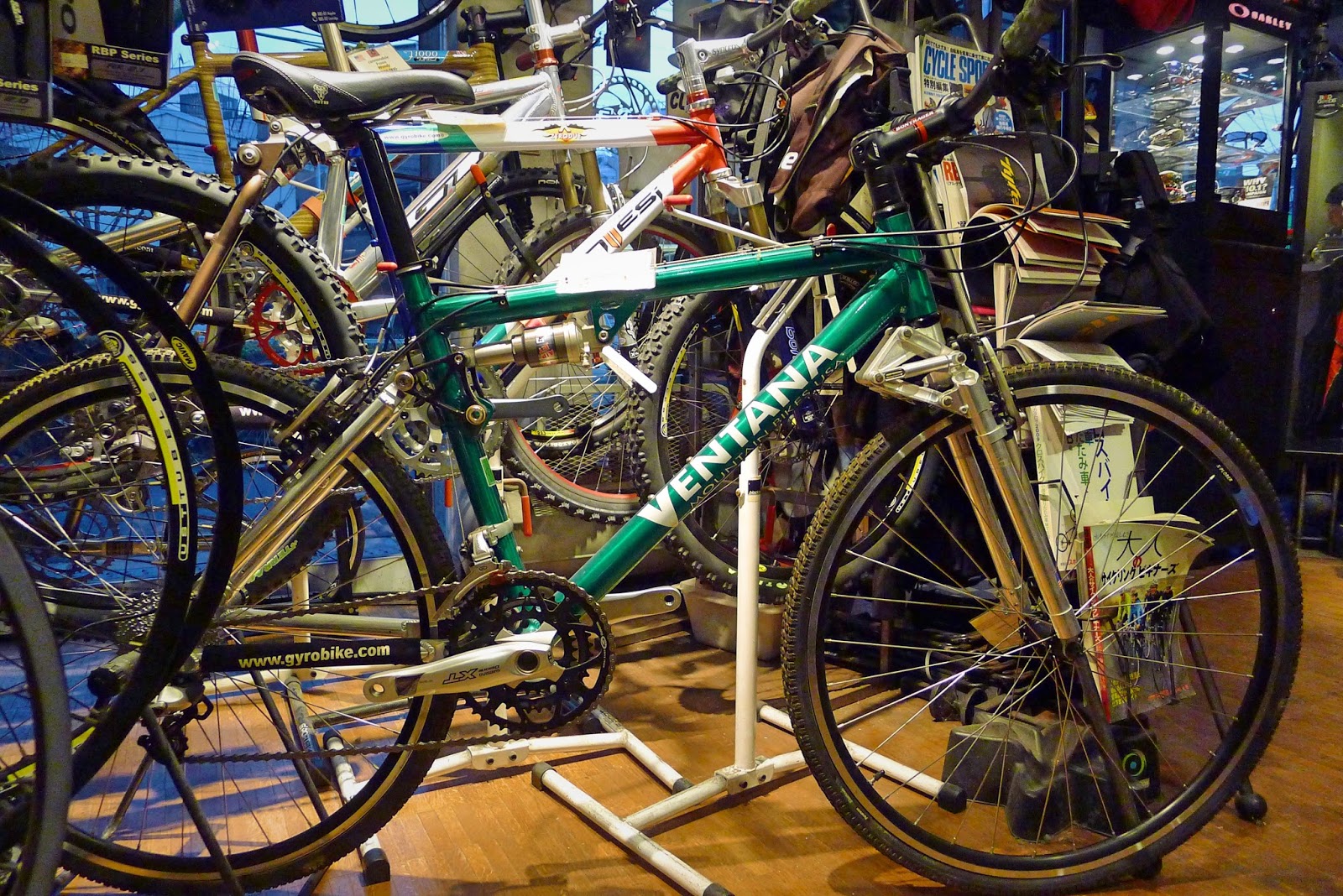 Kinki Cycle: Gyro Bike, Osaka