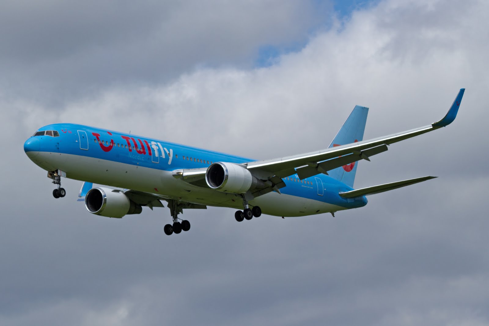 Orion's Aviation: Various TUI coloured airlines - 737 - 747 - 767 - 787 ...