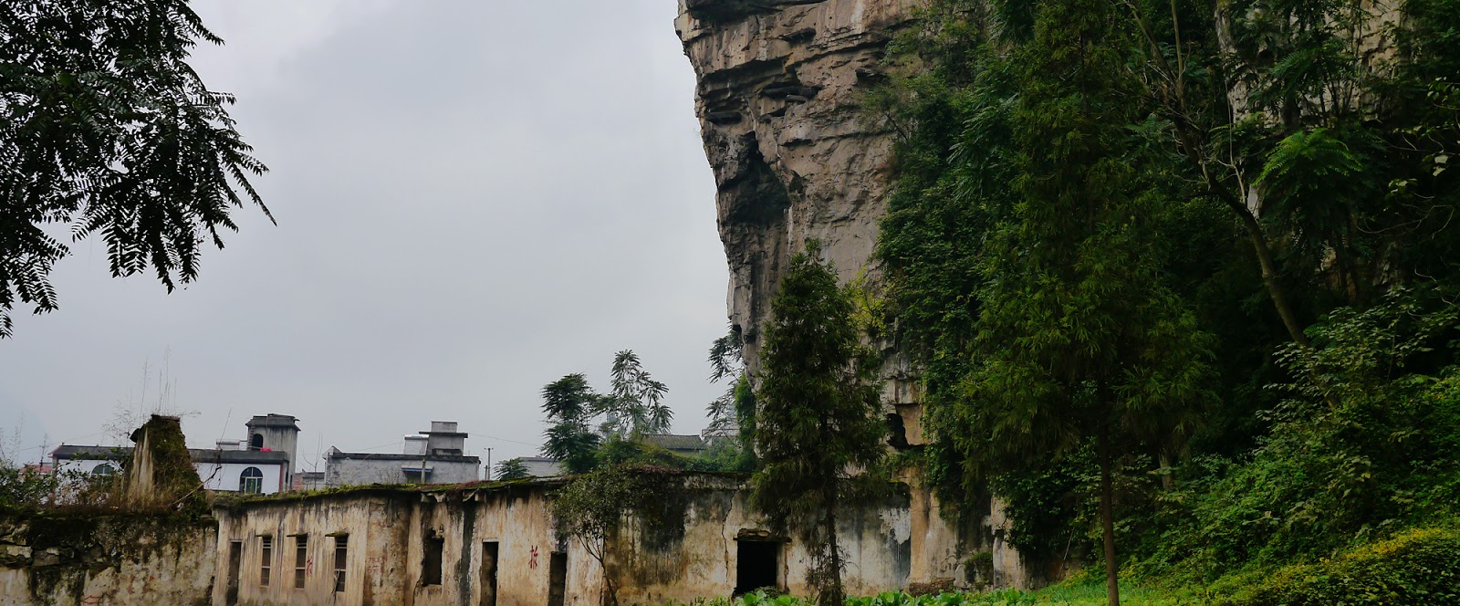 Having a Wonderful Time, Please Send Money: Hanging Coffins of the Bo ...