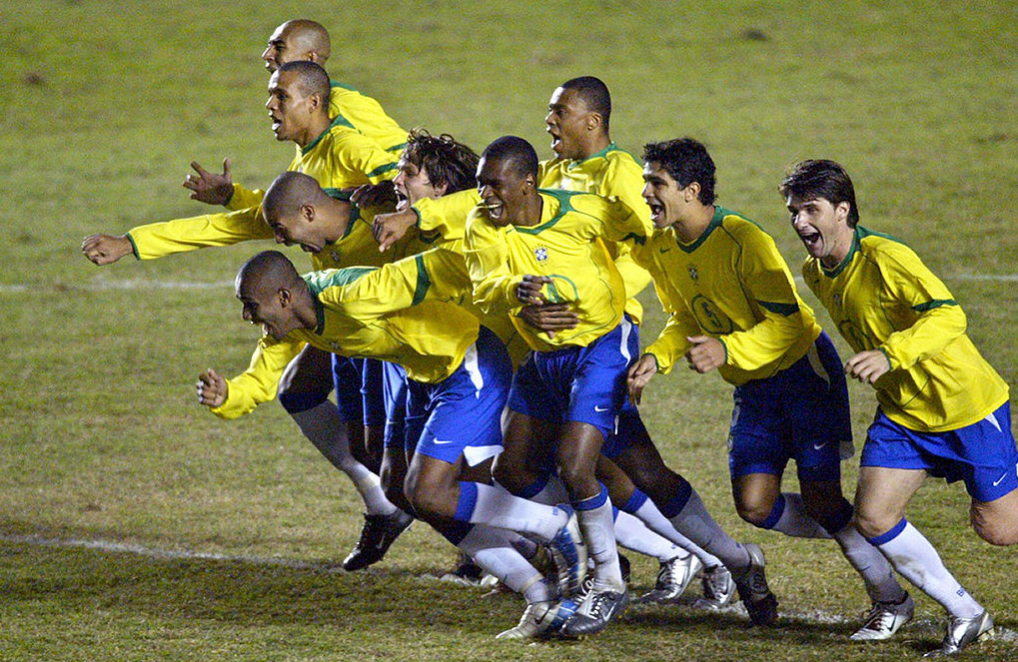 Em 2004, Brasil eliminava Uruguai em jogo de lances estranhos ~ O ...