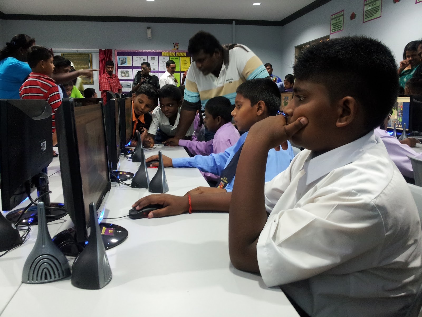 Program Titian Digital : PTD ICT Lab Opening Ceremony at SJKT Ladang ...