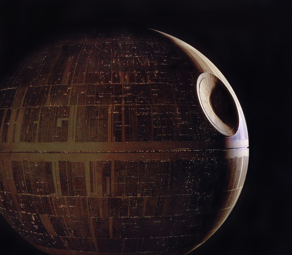 STAR WARS AFICIONADO WEBSITE: CLASSIC IMAGE: "THAT'S NO MOON..."