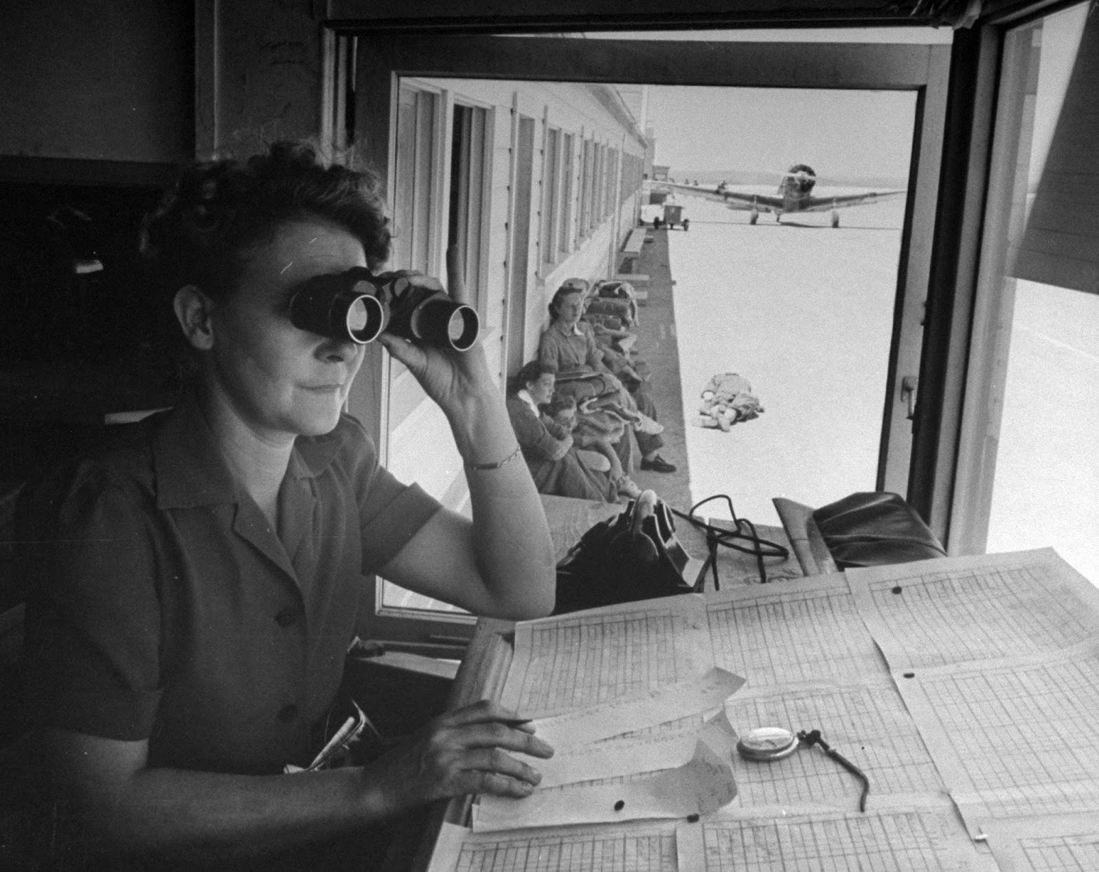 21 Interesting Black and White Photographs Document Female Pilots ...