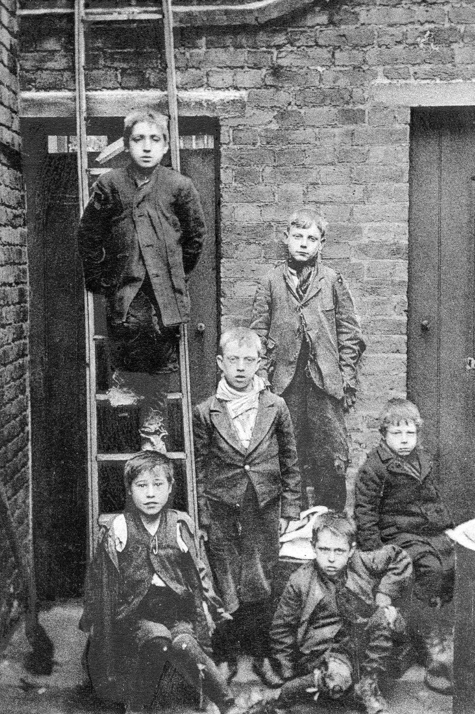 Tour Scotland: Old Photograph Boys Outside Tenement House Glasgow Scotland