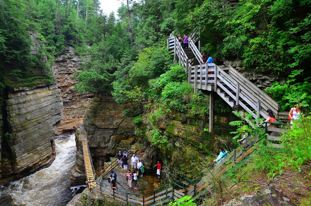 The Nomadic Pinoy: Ausable Chasm