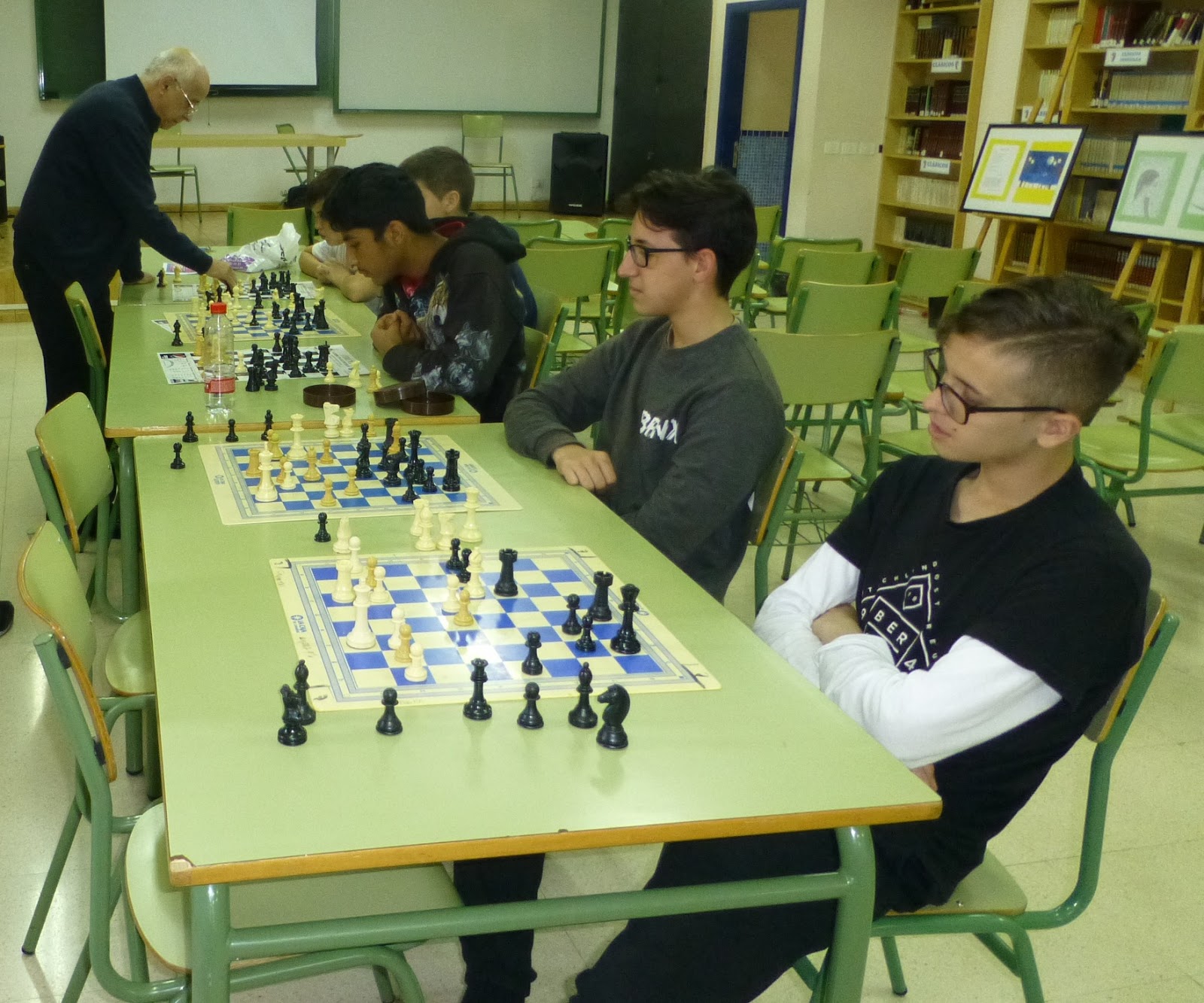 Ajedrez, Maspalomas y Punto : Roque dio una simultanea de ajedrez en el ...