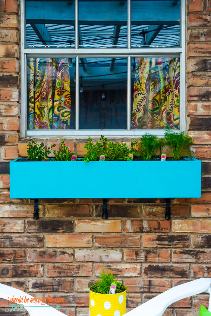 DIY Window Box | i should be mopping the floor