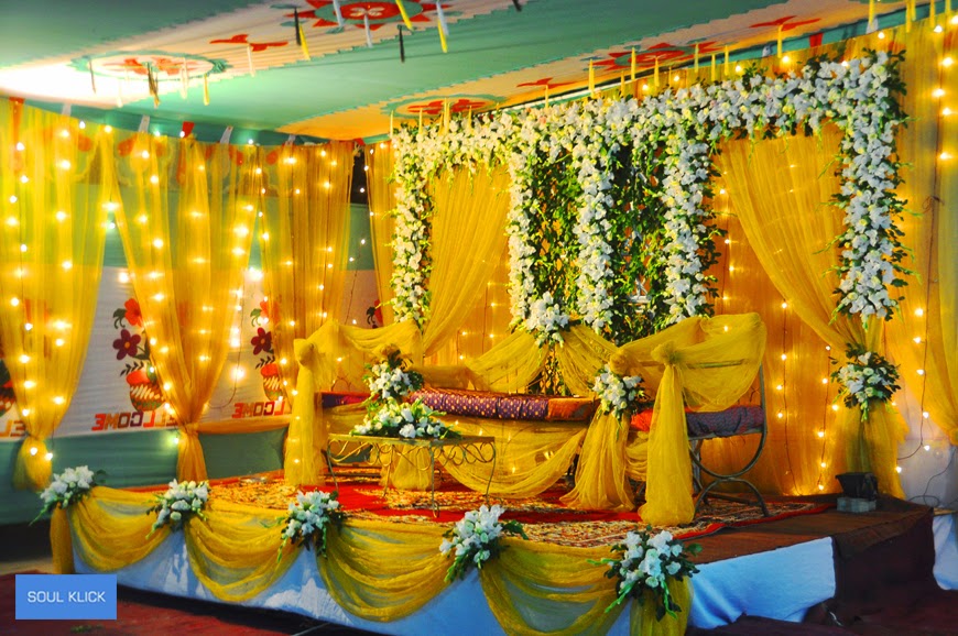 Gaye Holud or Biye Simple Stage Design - Bengali Wedding Guide