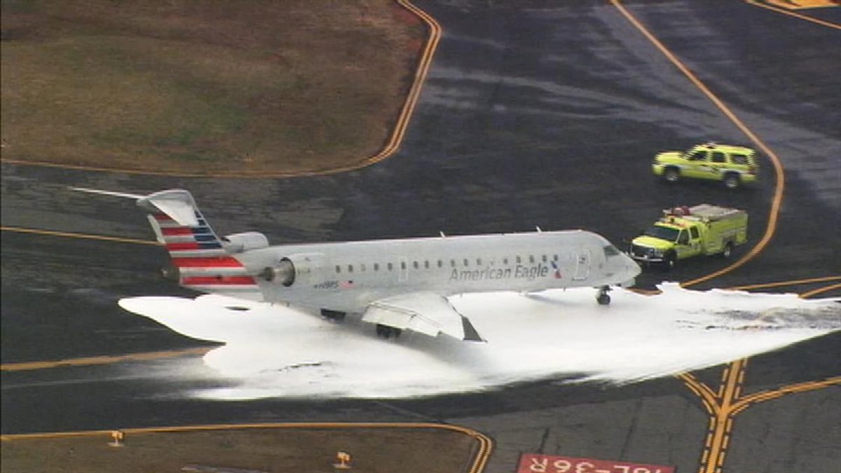Kathryn's Report: Canadair CL-600-2C10 Regional Jet CRJ-701ER, PSA ...