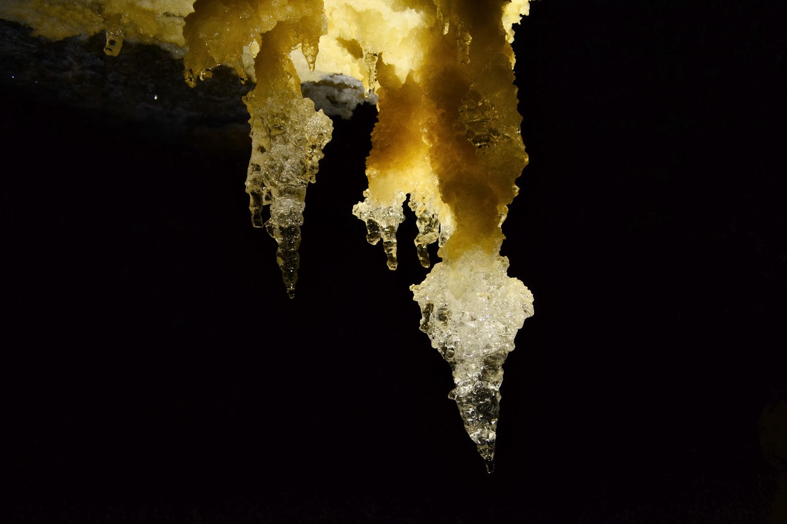 ELLISONS CAVE CROSSOVER DOWN FANTASTIC PIT & UP INCREDIBLE PIT. - ADAM ...