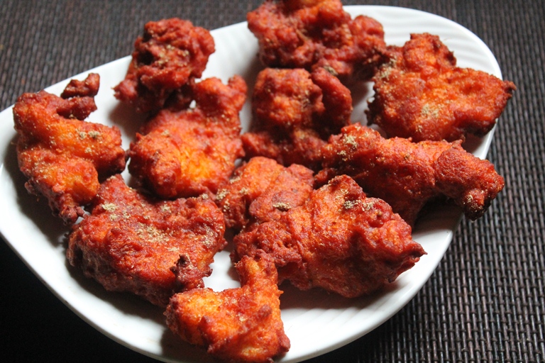 Amristari Fish Pakora Recipe / Amristari Fish Fry Recipe - Yummy Tummy